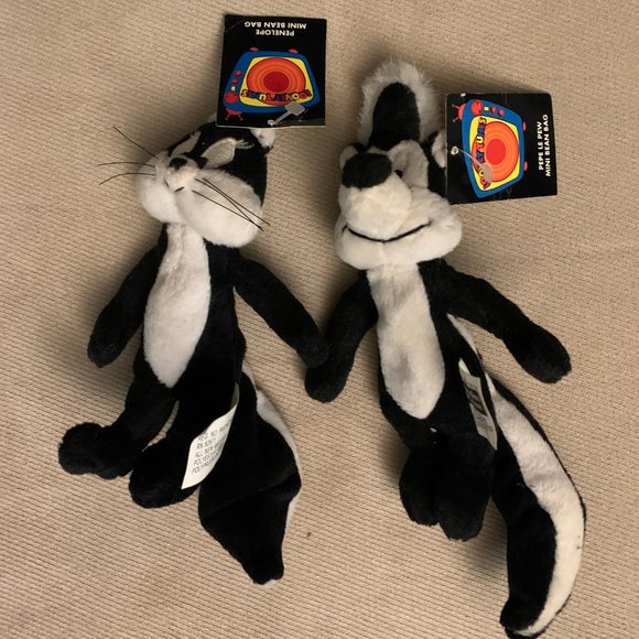 LooneyTunes | Toys | Vtg 999 Pepe Le Pew Penelope Looney Tunes Wb ...